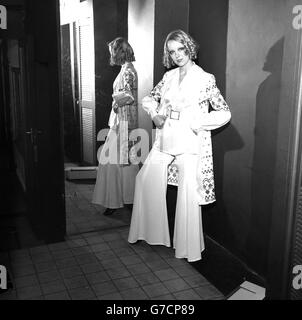 Model Viki Wise - London Fashion Show Stock Photo - Alamy