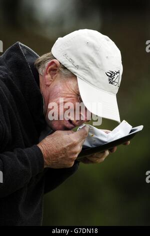 Former Vice President Dan Quayle and Marilyn Quayle, arrive for the ...