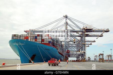 Container ship Edith Maersk docked at the Port of Felixstowe Stock ...