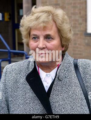 A woman who survived a suicide pact in which her husband died insisted ...