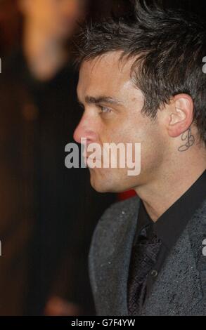 ROBBIE WILLIAMS - UK singer in 1996 Stock Photo - Alamy