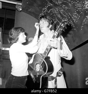 A waxwork of Elvis Presley at The Madame Tussauds museum in Las Vegas ...