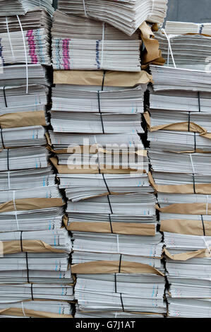used paper, bundle of newspapers Stock Photo - Alamy