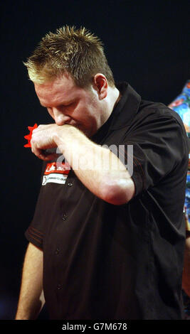 Mark Dudbridge v Wayne Mardle - Semi Final - Ladbrokes.com Darts ...