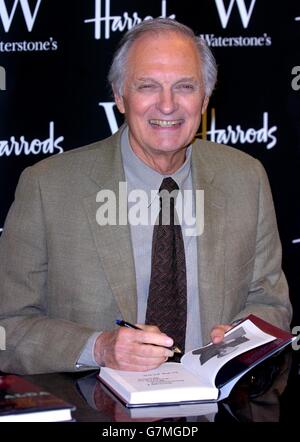 ALAN ALDA SIGNING COPIES OF HIS NEW BOOK 'THINGS I OVERHEARD WHILE ...