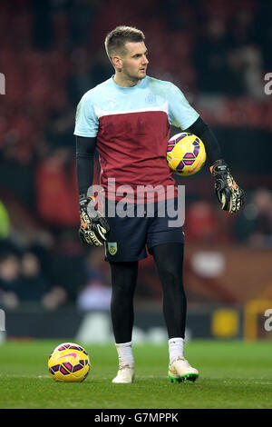 Manchester United goalkeeper Thomas Heaton warming up before the ...