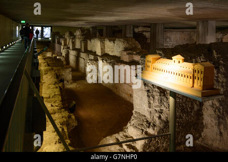 Archaeological Zone : excavation of the Roman Praetorium under the old ...