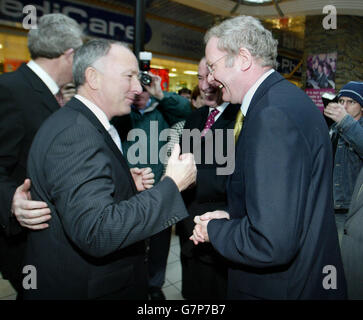 Irish Foreign affairs Minister, Dermot Ahern (left) with Jackie Hewitt ...