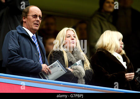 TV Presenter Fred Dinenage, with (from left) daughter Sarah, son Chris ...