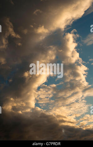 Afternoon Storm Clouds Building up over Farm Land near Tamworth ...