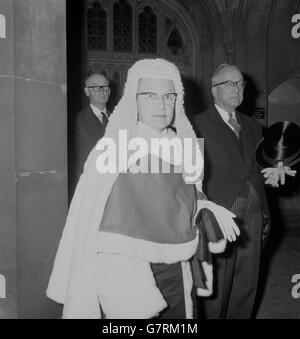 Dame Elizabeth Lane, the first woman to become a High Court judge, in ...