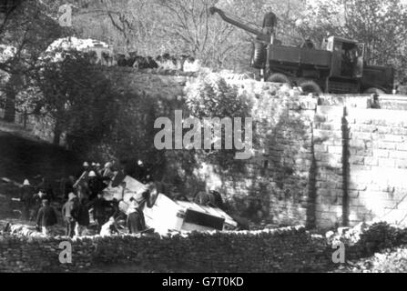 Accidents and Disasters - Coach Crash - Dibbles Bridge, Hebden Stock ...