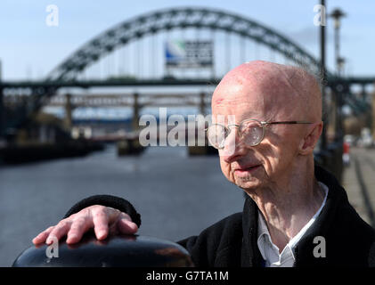 Alan Barnes mugging Stock Photo - Alamy