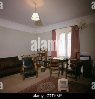 Student room, Trinity College, Cambridge, 1911 Stock Photo - Alamy