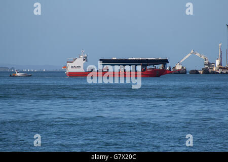 Sealink Ferry Seabridge carrying Superyacht hull Cygnus Montanus Stock ...
