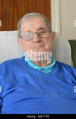 Former British serviceman Frank Rosier, 89, from Waterlooville, Hants ...