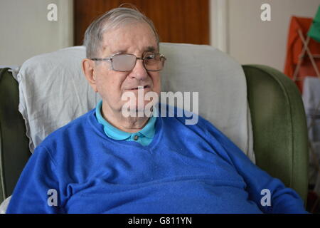 Former British serviceman Frank Rosier, 89, from Waterlooville, Hants ...