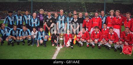 Soccer ... David Busst Testimonial Match ... Manchester United v ...