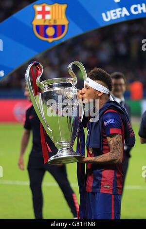 Neymar celebrates UEFA Champions' League football match Paris Saint ...
