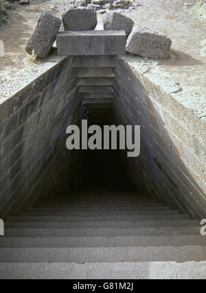 Sacred Well of Santa Cristina - Sardinia - Italy Stock Photo - Alamy
