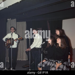 Music - The Karlins - London Stock Photo - Alamy