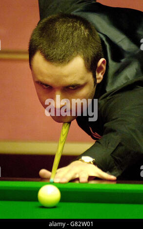 Embassy World Snooker Champion Stephen Hendry poses with the ...