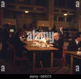 Politics - 1966 General Election - London Stock Photo - Alamy
