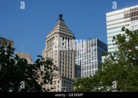 Standard Oil Building at 26 Broadway has a complex architectural ...