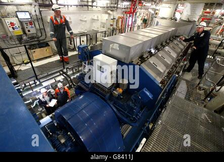 Chief Petty Officer Darren Podmore (second left), Head of Diesel ...