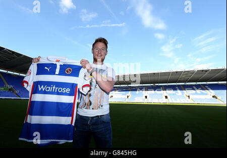 Soccer - Reading FC - Stephen Quinn Signing - Madejski Stadium Stock ...
