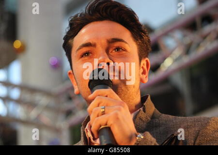 Ray Quinn sings a few tracks from his latest swing album, 2015 - The ex ...