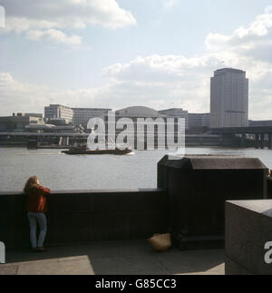 London - Scenes from the River Thames Stock Photo - Alamy