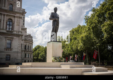 Wreaths at the statue of Earl Mountbatten in London to mark the 70th ...