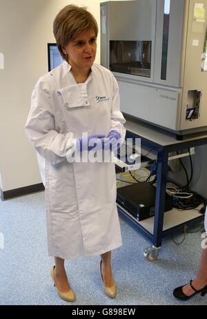 Nicola Sturgeon visit to Clyde BioCity Scotland Stock Photo - Alamy