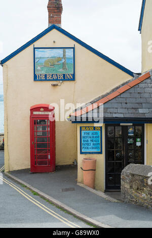 The Beaver Inn in the coastal village of Appledore, Devon, England ...