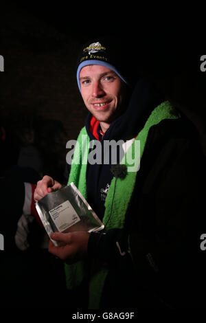 Help for Heroes Arch to Arc athletes Sean Donlan (centre left), from ...
