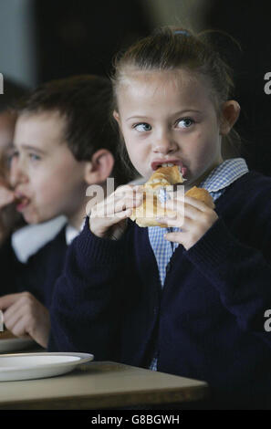 Millfields Community School's Breakfast Club - Hackney Stock Photo - Alamy
