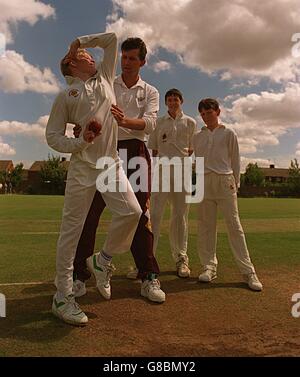Cricket - Neil Foster - Northampton Bowling Coach Stock Photo - Alamy