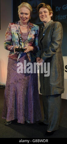 Dr Gillian Samuels of Pfizer with her award for Science Stock Photo - Alamy