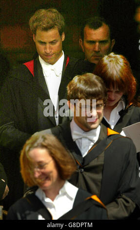 Prince William departs St Andrews police station after his graduation ...