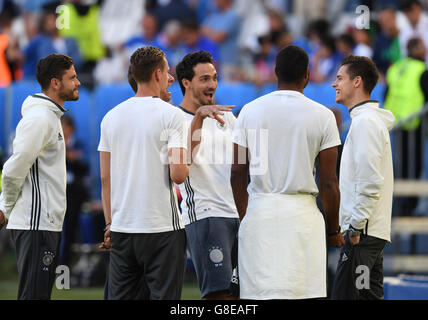 Germany's Jonas Hector and Mats Hummels (right Stock Photo - Alamy