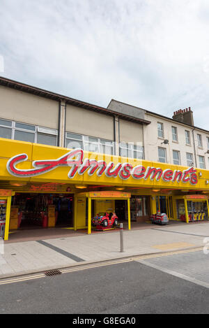 Amusement Arcade in the coastal town of Borth (Y Borth), Ceredigion ...