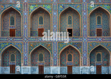 Arched doors and windows in Registan Square, Samarkand, Uzbekistan ...