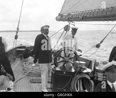 King George V on his yacht "Britannia" during the racing at Cowes ...