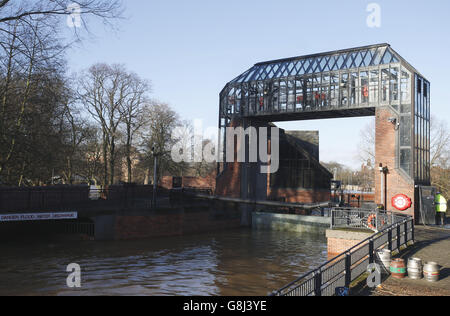 The Foss Barrier, part of the York flood defence barrier, which failed ...