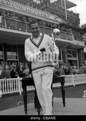 Cricket - Rothmans World Cup Cricket 1966 - England XI v West Indies XI ...