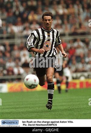 Soccer - Carling Premier League, Newcastle United v Aston Villa Stock ...