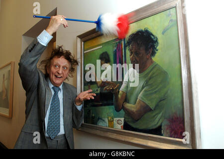 'Ken Dodd. Entertainer' - National Portrait Gallery Stock Photo - Alamy