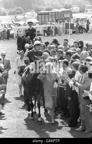 Lester Piggott on Circus Plume (no.2) winning today's Sir Charles Clore ...