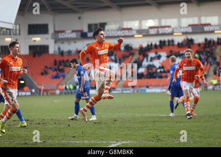 Blackpool's Jack Redshaw celebrates scoring his penalty for the 2nd ...